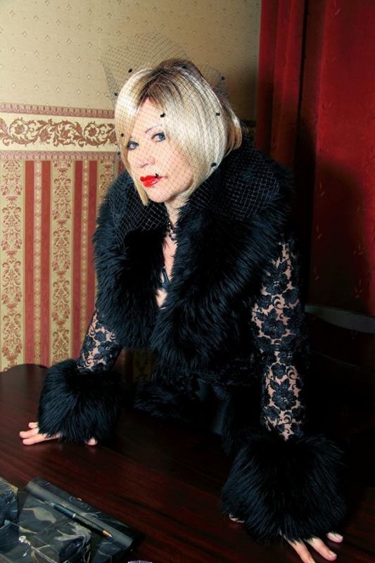 Lady Mercedes - Galerie Schwarz 10 | 2008